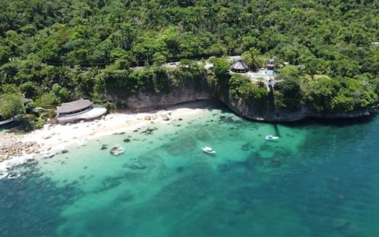 Playa Paredón en Puerto Vallarta: La Guía Definitiva